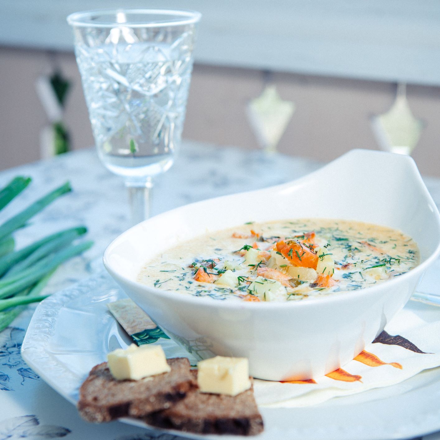 Pappilan kermainen lohikeitto - Kenkävero